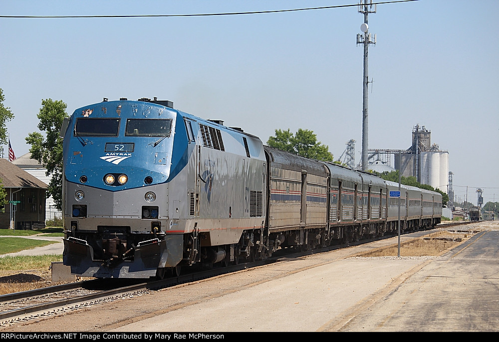 Southbound Amtrak 391, "The Saluki"